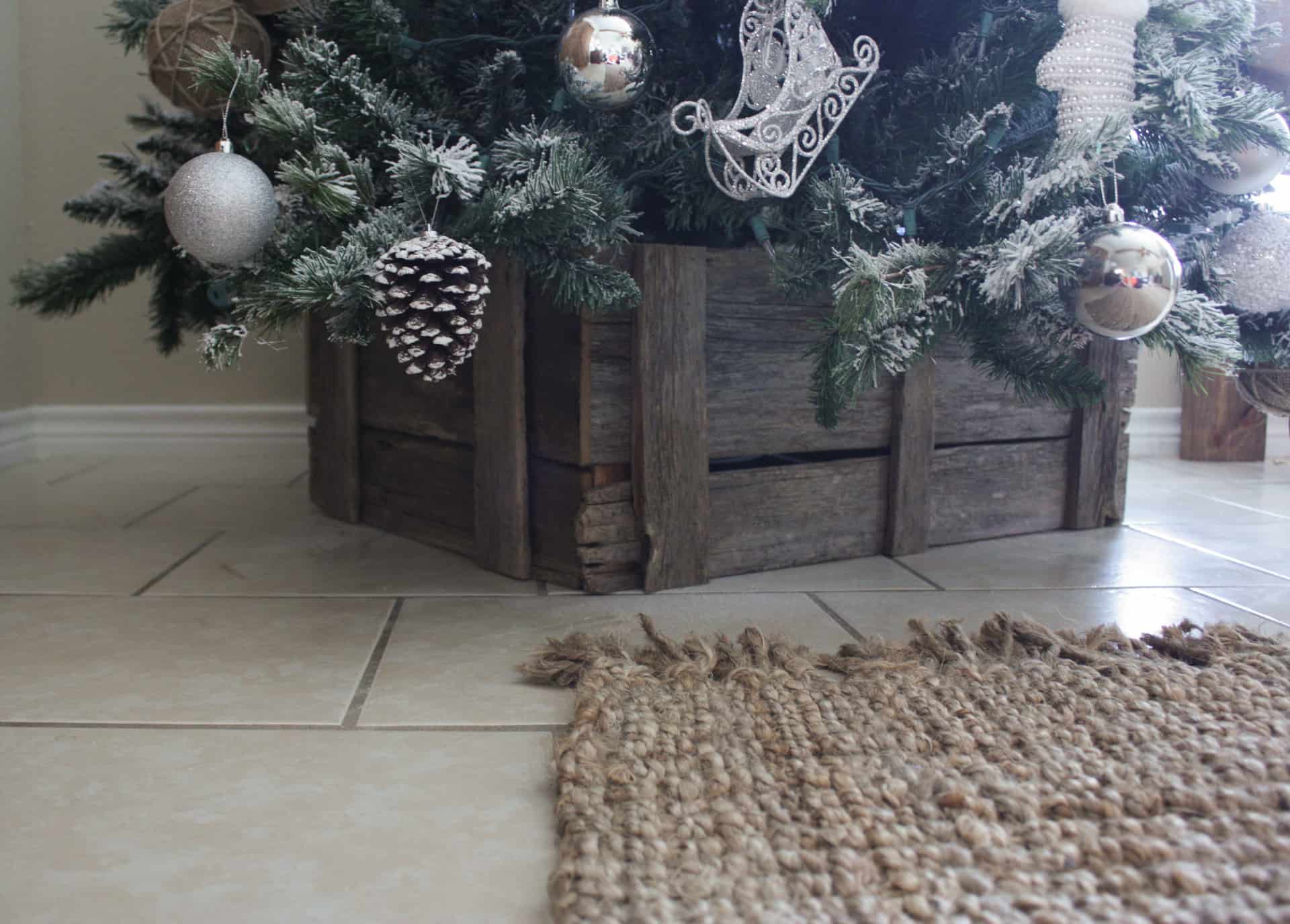 DIY Christmas Tree Box Stand – The Inspired Workshop