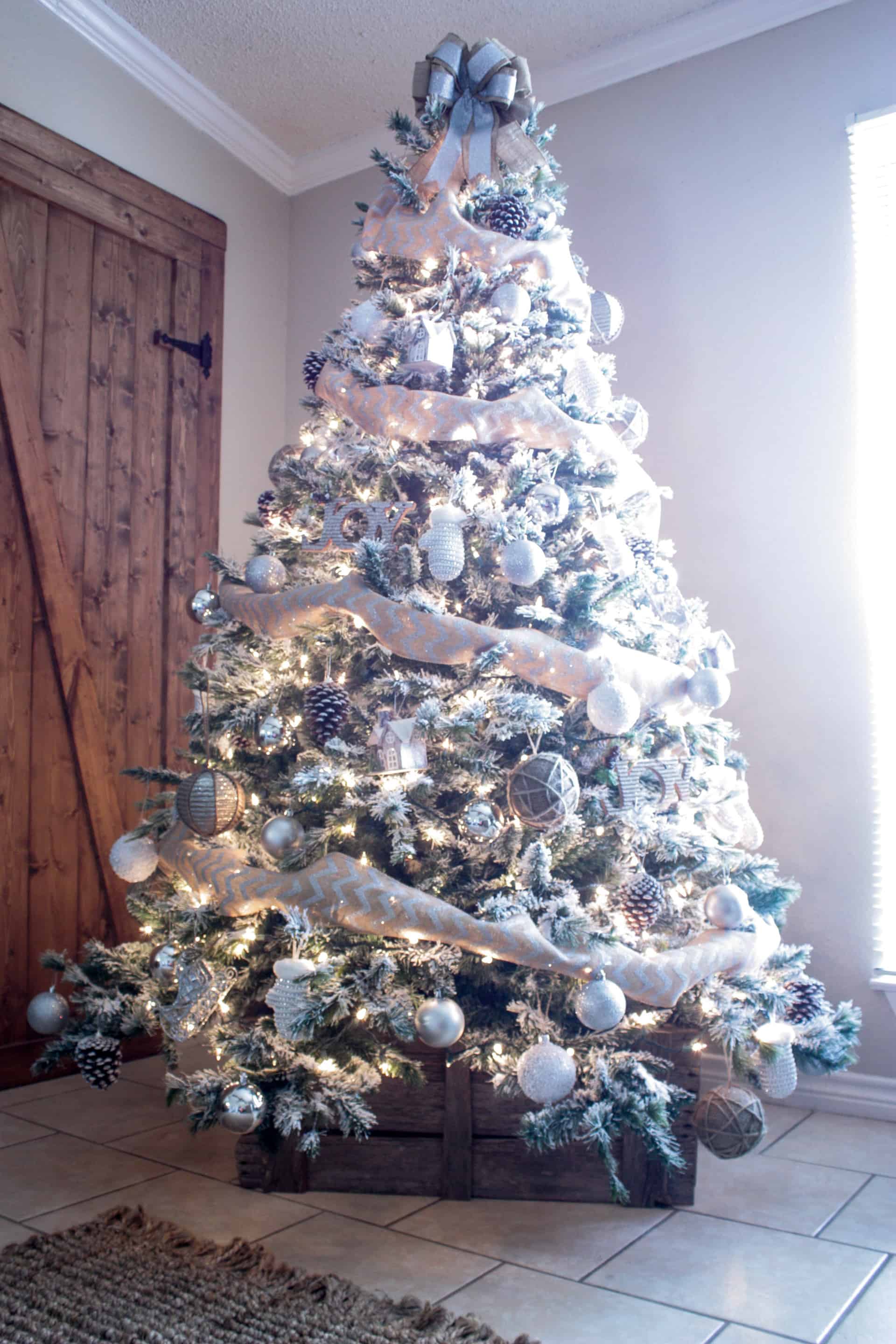 DIY Christmas Tree Box Stand – The Inspired Workshop