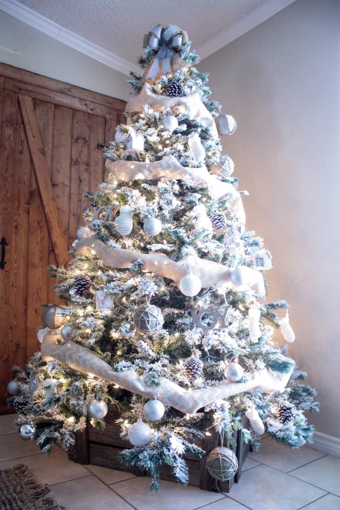 DIY Christmas Tree Box Stand – The Inspired Workshop