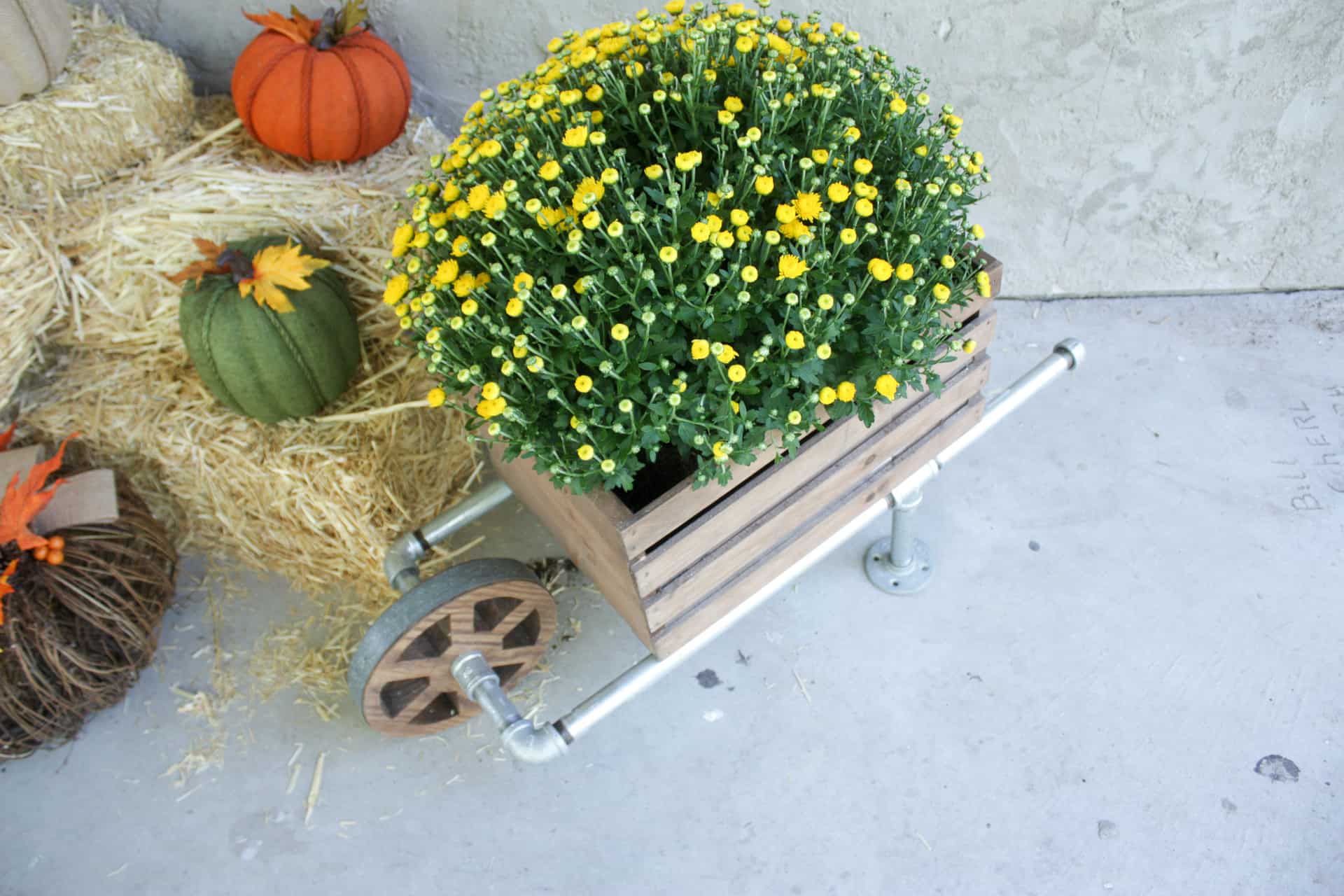 DIY Wooden Wheelbarrow – The Inspired Workshop