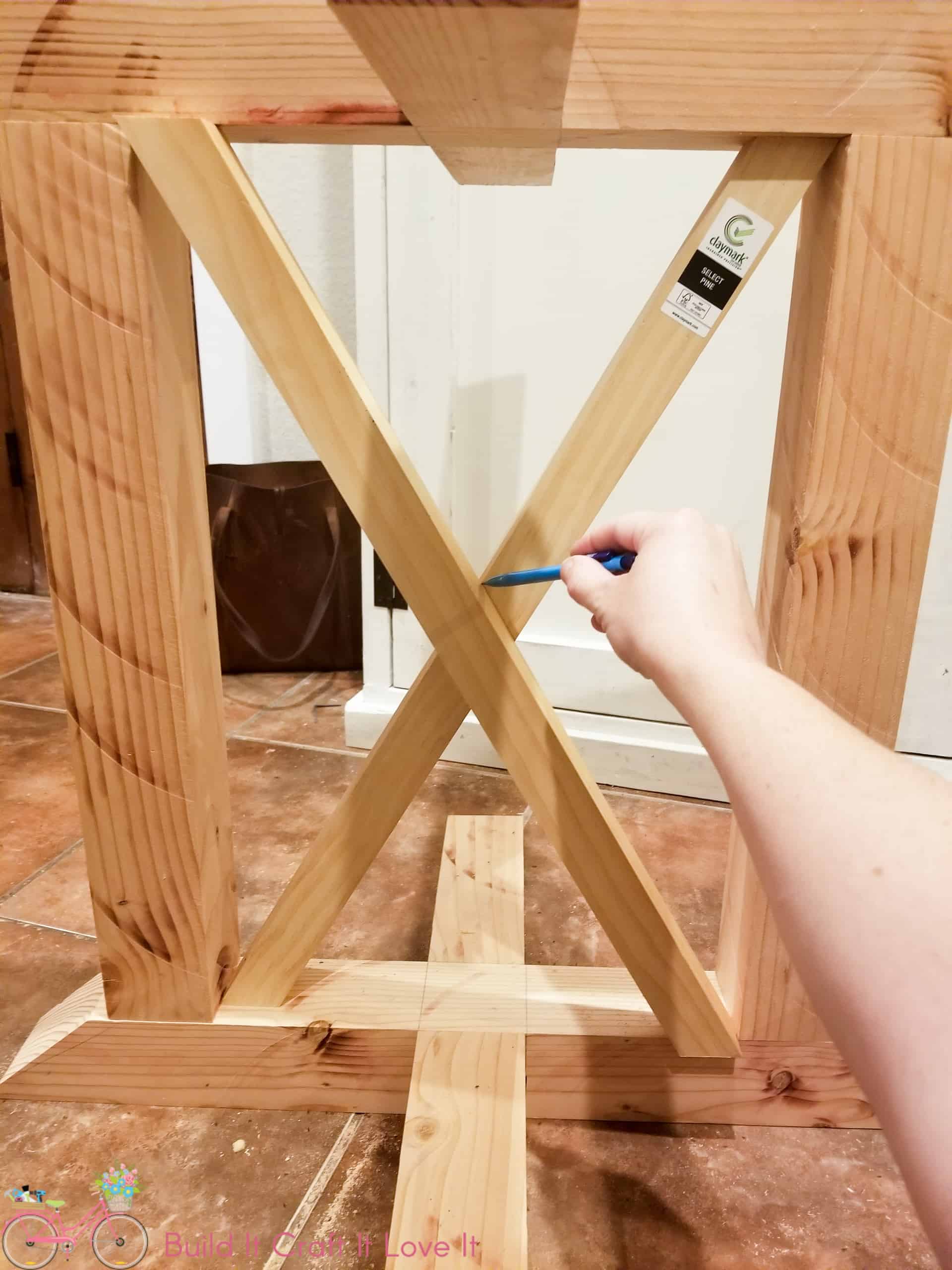 DIY Wood Pedestal Table Base – The Inspired Workshop