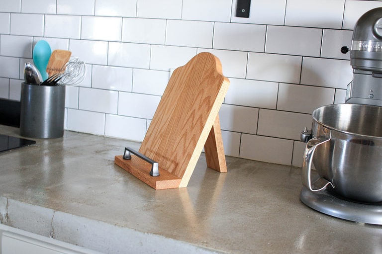 DIY Cookbook Stand – The Inspired Workshop